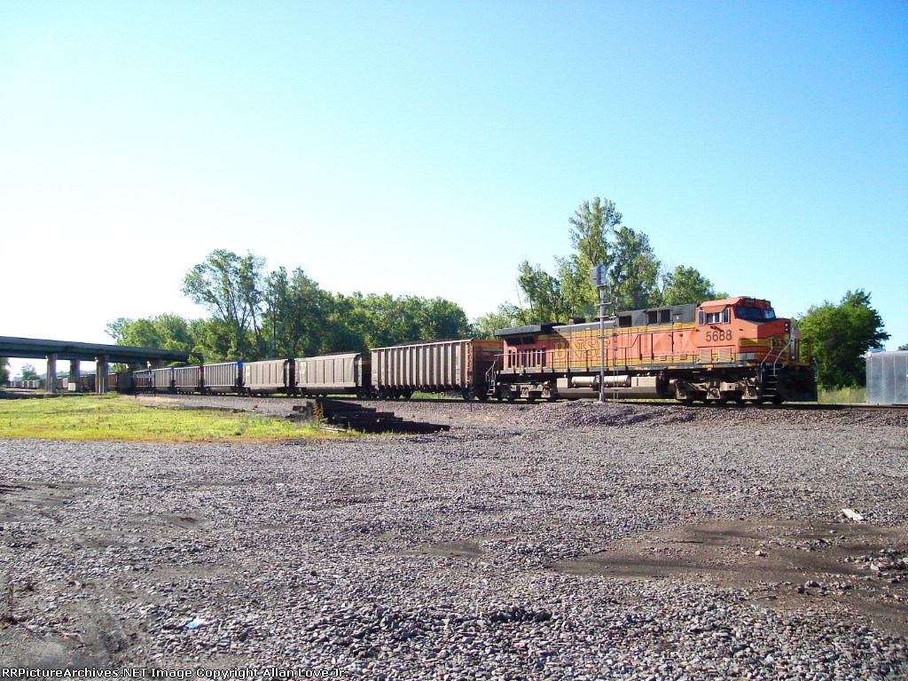 BNSF 5688